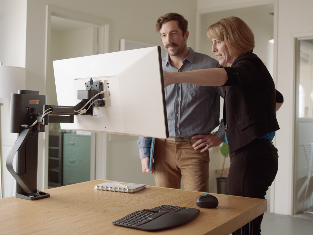 iF Design - TRACE Monitor Mount - A new work experience