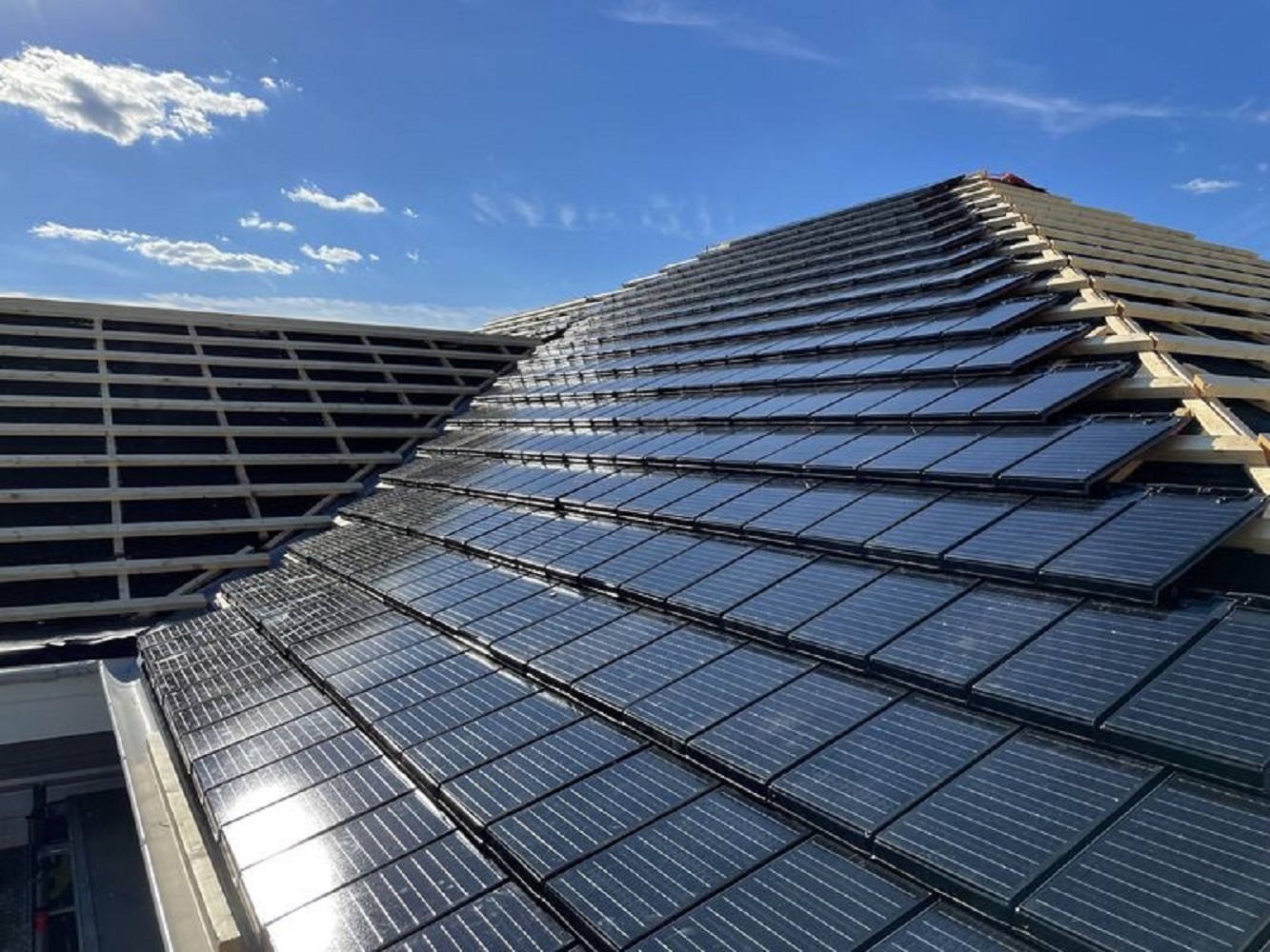 iF Design - autarq - Building Integrated PV Roof Tiles