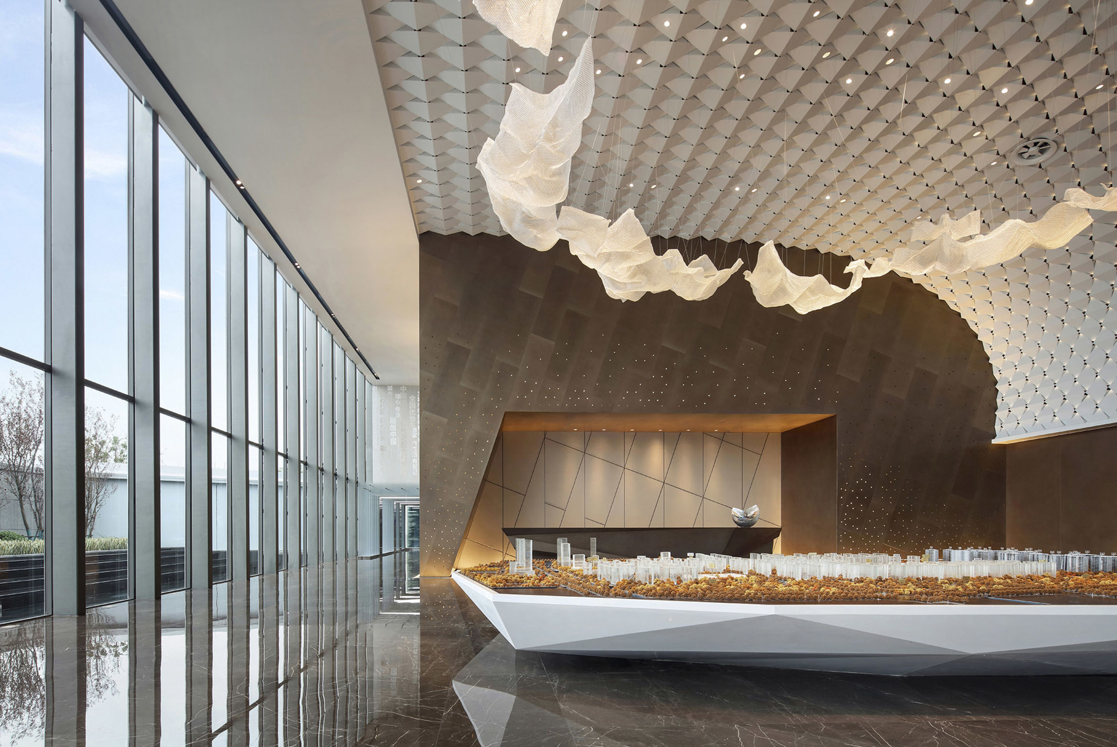 iF Design - Monolith