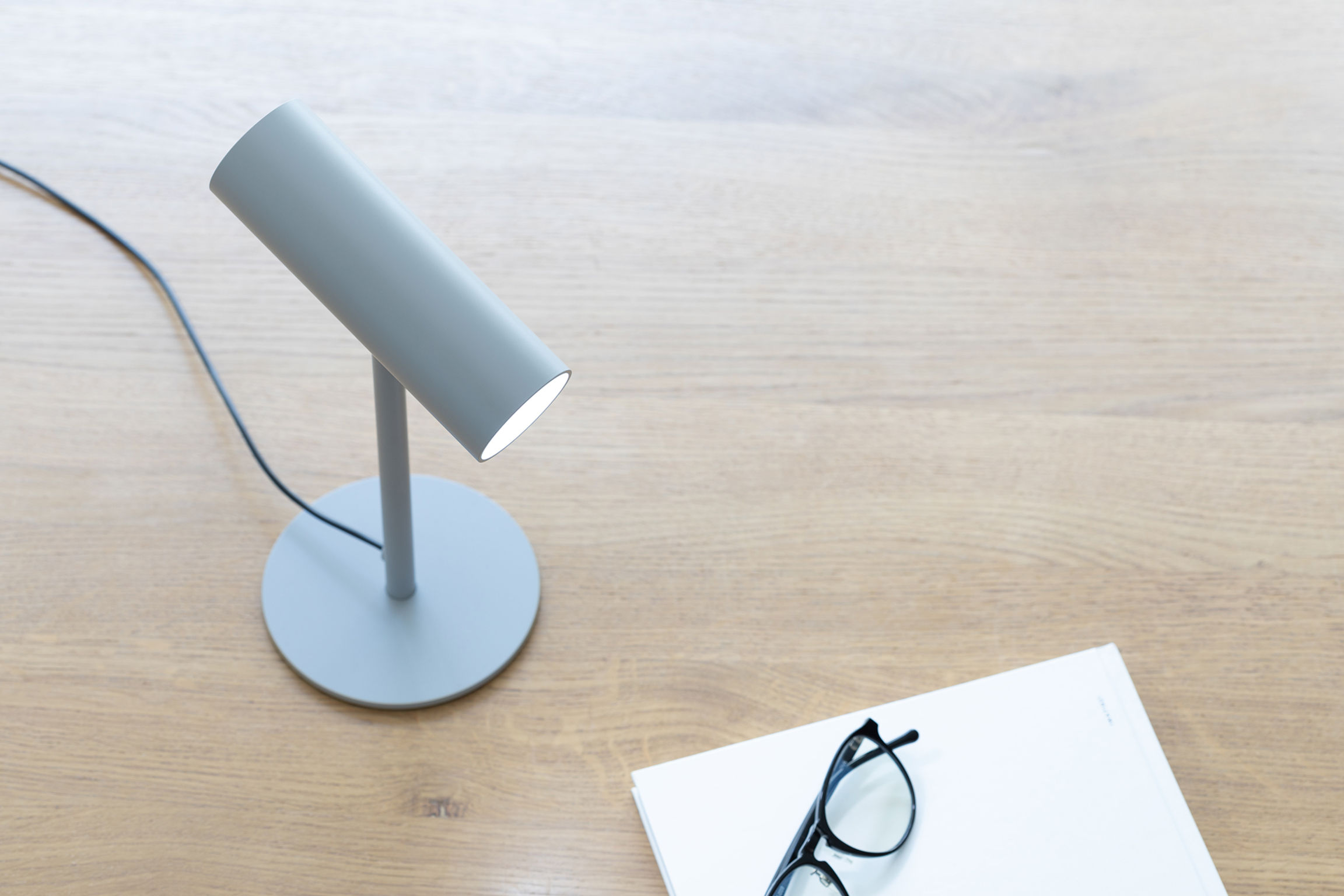 iF Design - LED STAND LIGHT