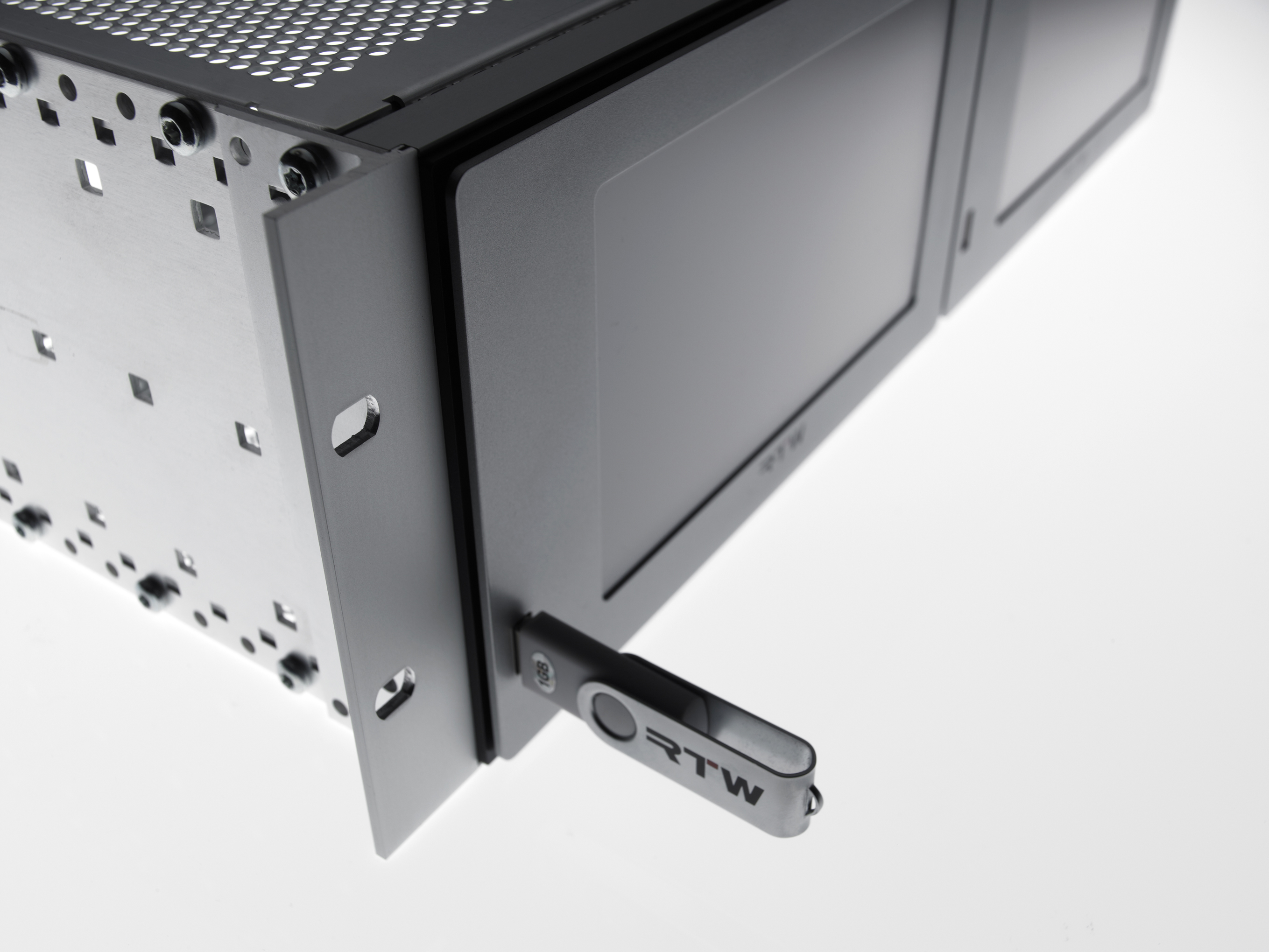 iF Design - TouchMonitor TM7 19“