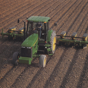 iF Design - John Deere 8000 Series