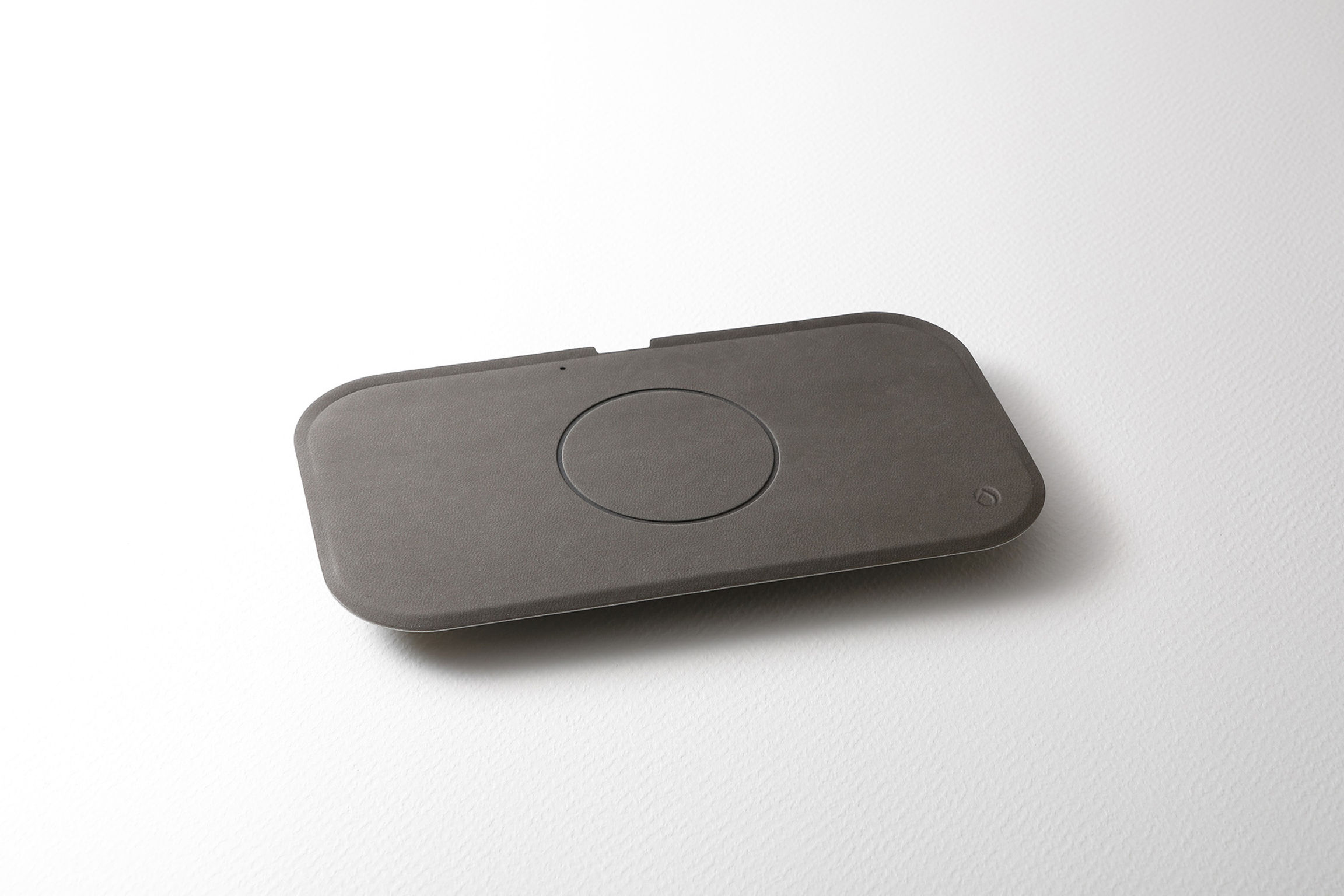 iF Design - Wireless Charging Tray