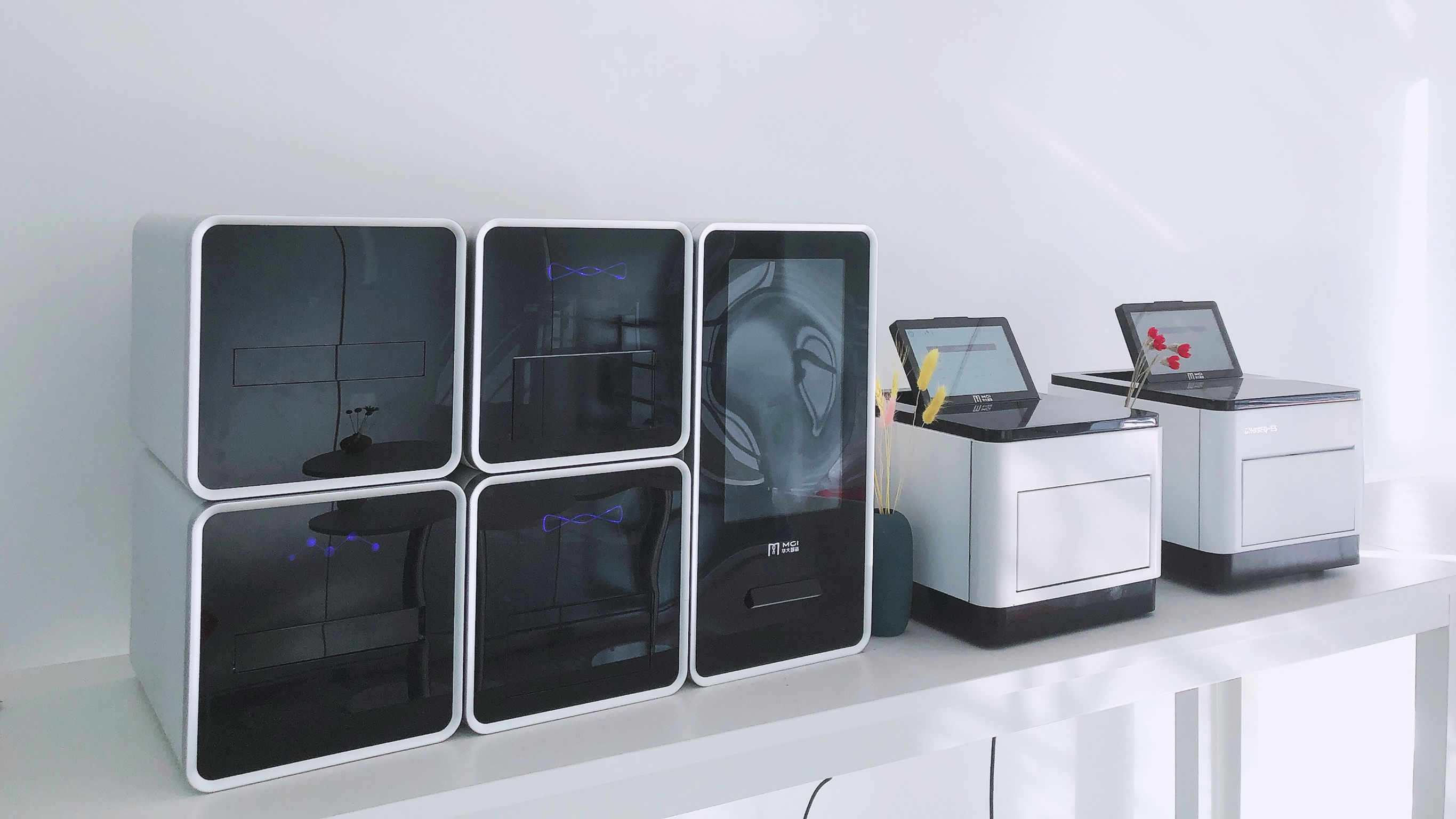 iF Design - Benchtop sequencing lab