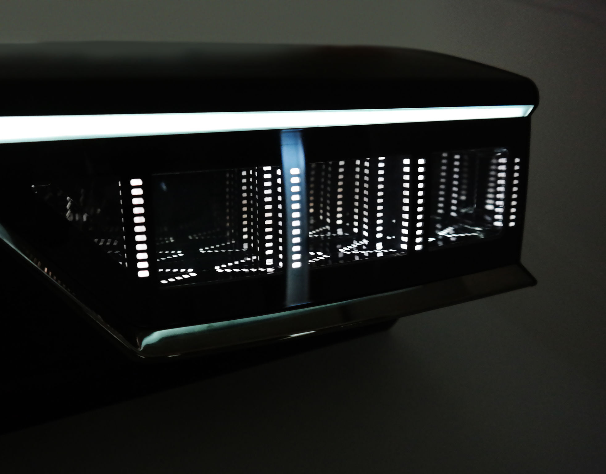 iF Design - INFINITY MIRROR EFFECT