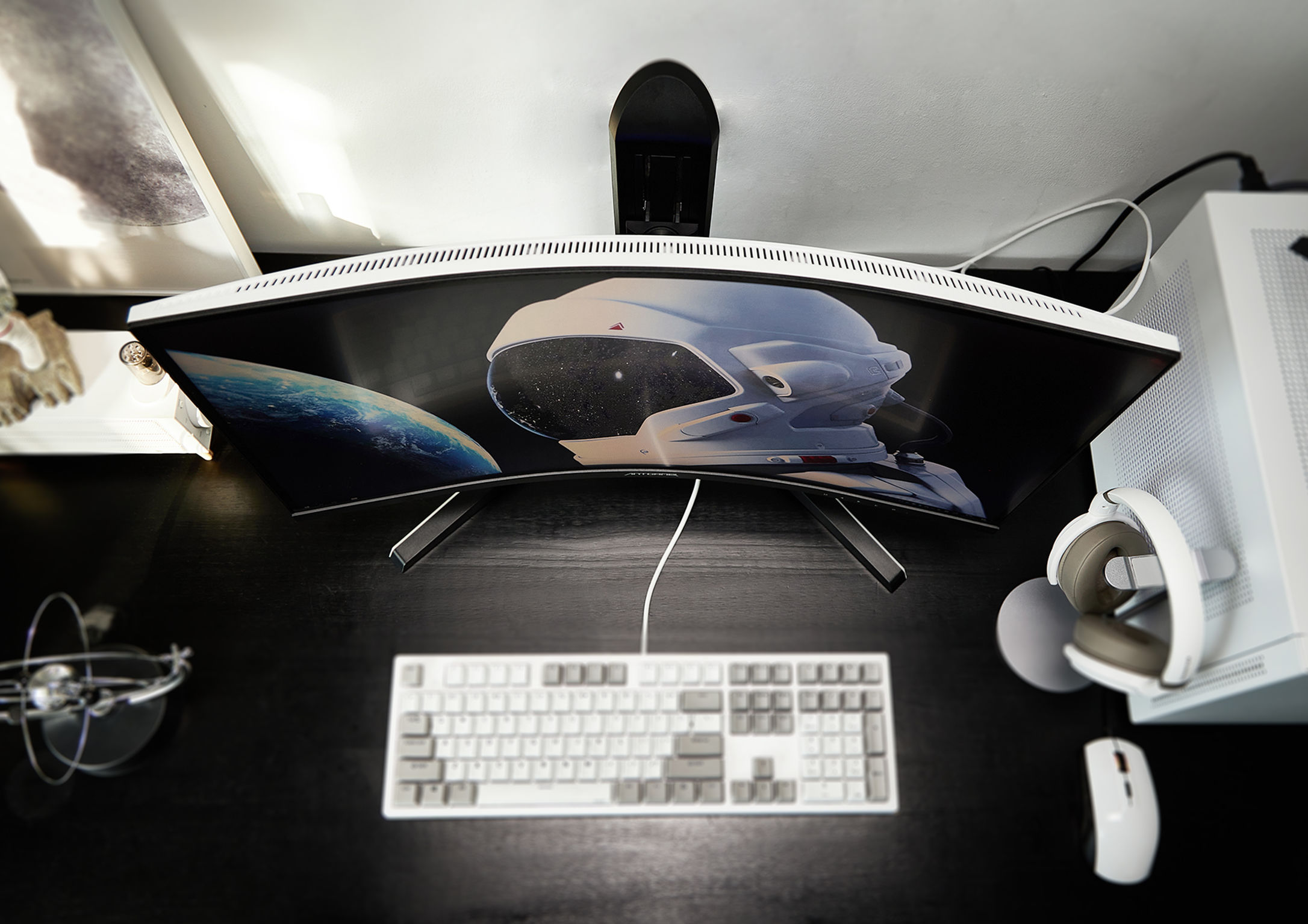 iF Design - ANTGAMER - Sci-Fi Gaming Monitor