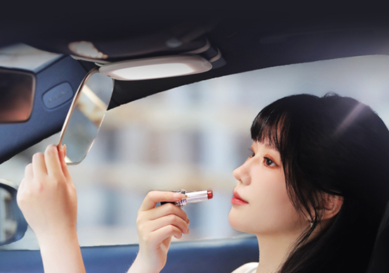 iF Design - Uait Smart Automotive Vanity Mirror